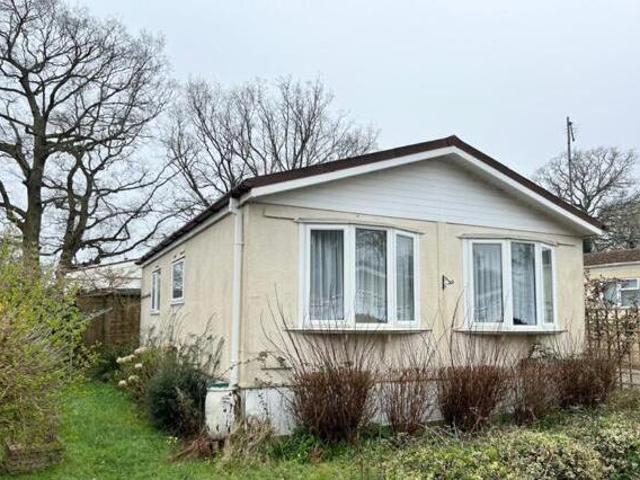2 Bedroom Mobile Home For Sale In Southampton, Hampshire