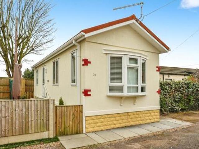2 Bedroom Mobile Home For Sale In West Bridgford, Nottingham