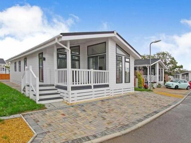 2 Bedroom Mobile Home For Sale In Yate, Bristol