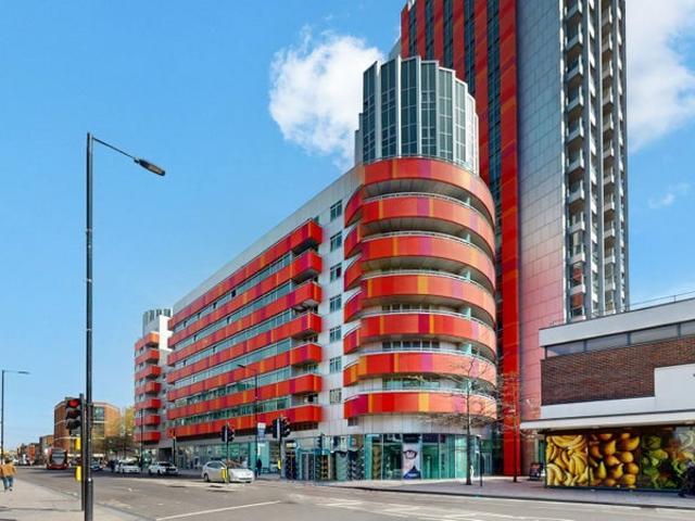 2 Bedroom Modern Property on Barking Road E16