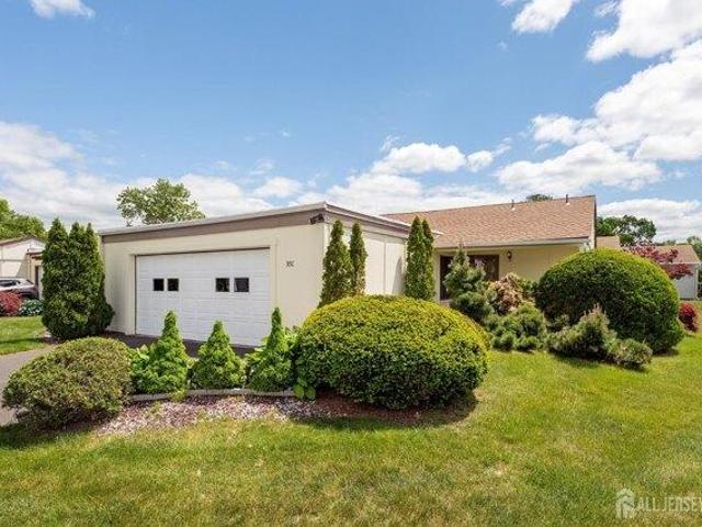 2 bedroom, Monroe NJ 08831 102828351