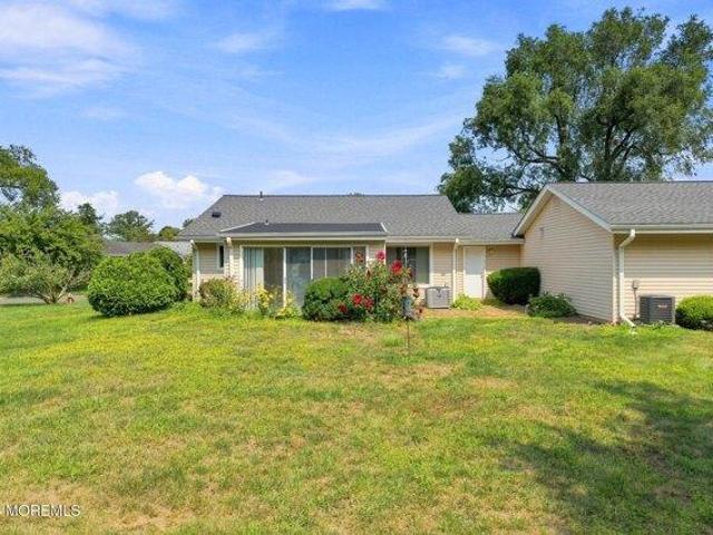 2 bedroom, Monroe NJ 08831 105173196