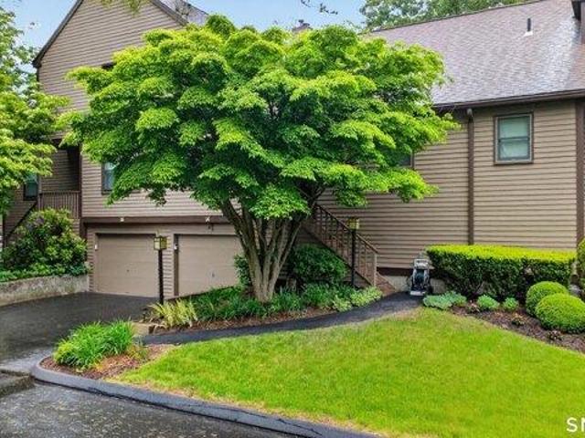 2 bedroom, Monroe CT 06468 104903422