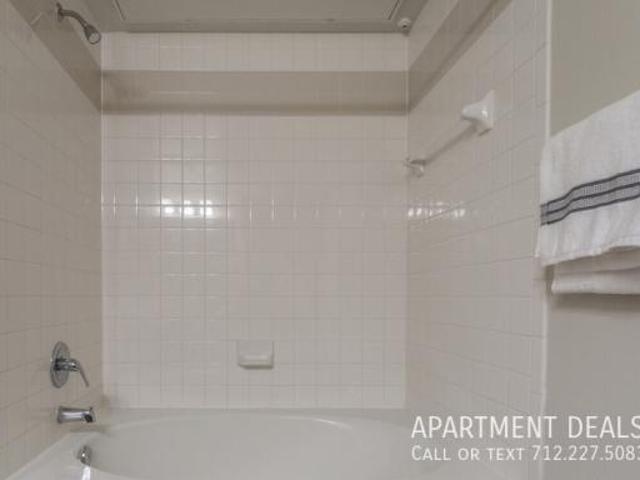 2 bedroom, Mont Belvieu TX 77523 77331506