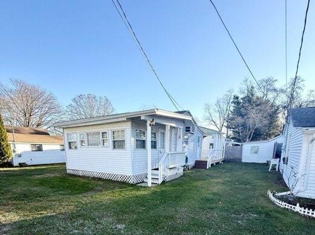 2 bedroom, Madison CT 06443 103187408