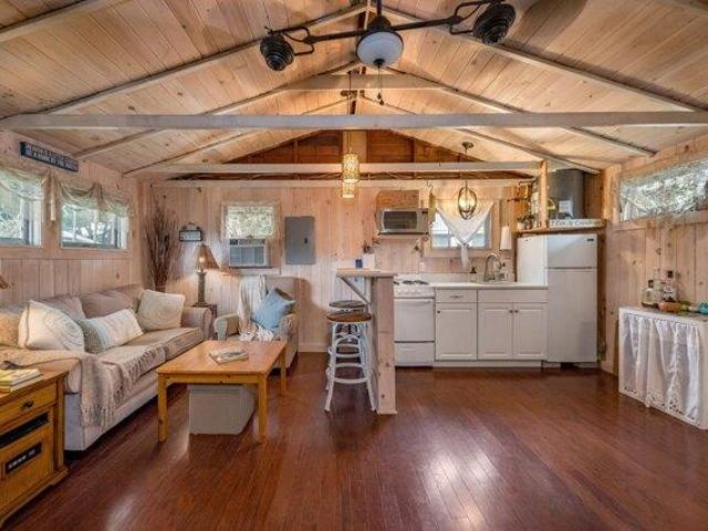 2 bedroom, Madison CT 06443 105158915