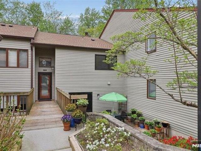 2 bedroom, Mahwah NJ 07430 102258546