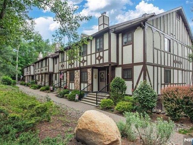 2 bedroom, Mahwah NJ 07430 102778533