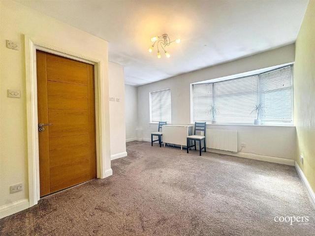 2 bedroom maisonette