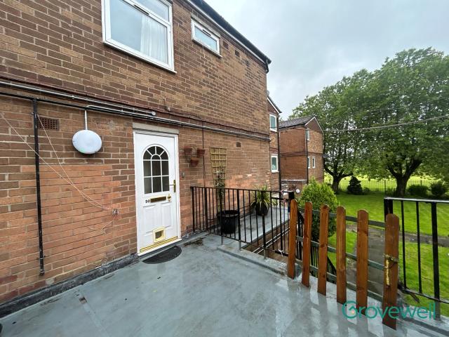 2 bedroom Maisonette to let Park View, Chadderton, Oldham