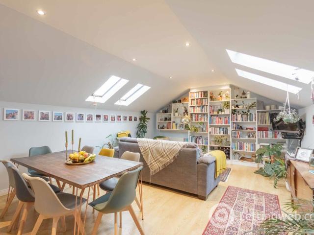 2 Bedroom Maisonette to Rent at Edinburgh, Leith, Trinity