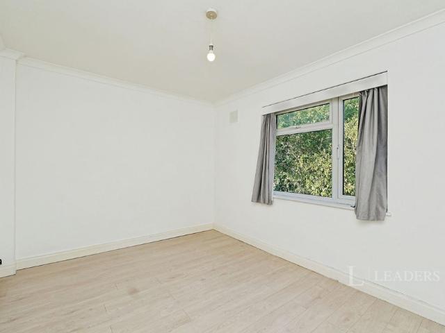 2 bedroom maisonette to rent Addington Road, West Wickham, BR4