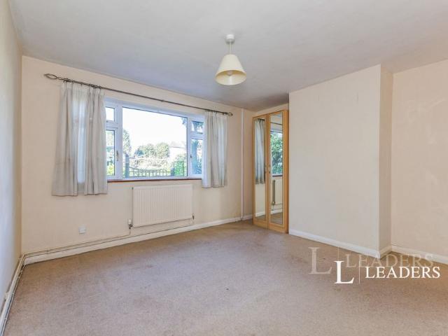 2 bedroom maisonette to rent Brentwood Court, Simplemarsh Road, Addlestone, KT15
