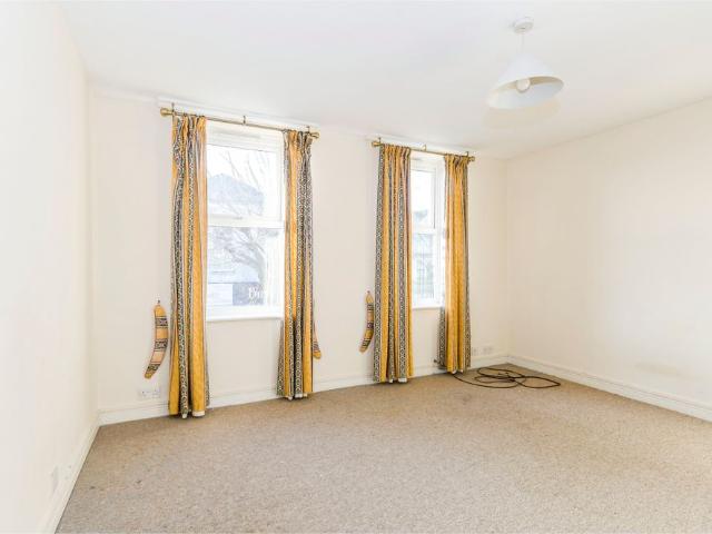 2 bedroom maisonette to rent Connaught House, Osborn Road South, Fareham, PO16