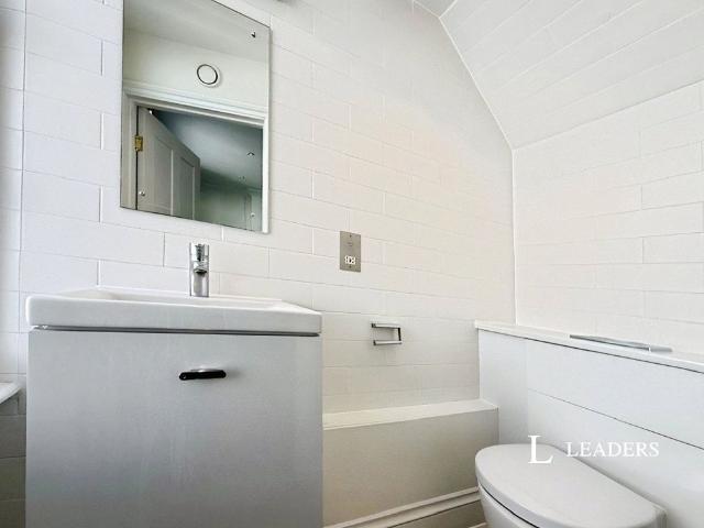 2 bedroom maisonette to rent East Street, Brighton, East Sussex, BN1