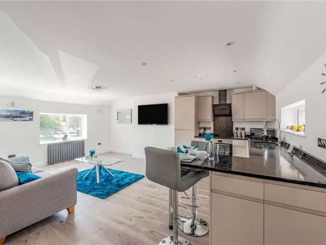 2 bedroom maisonette to rent Elmbridge Cottages Elmbridge Road, Surrey, Cranleigh, GU6