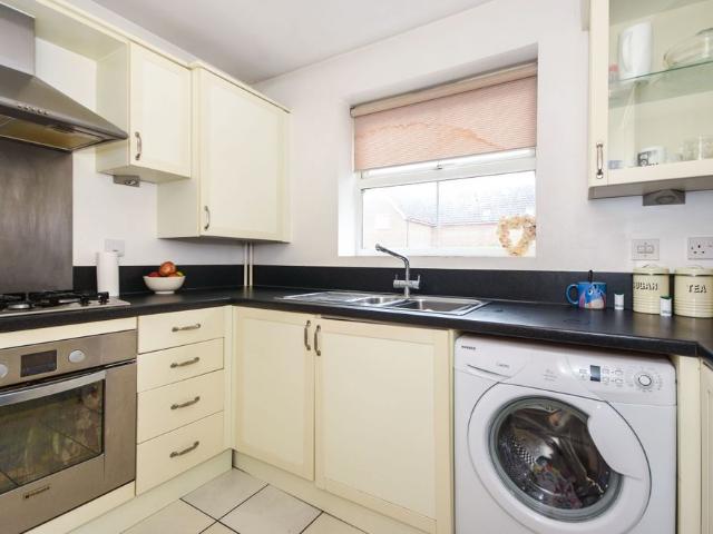 2 bedroom maisonette to rent Halcyon Close, Witham, CM8