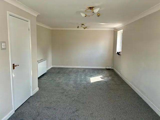 2 Bedroom Maisonette To Rent In A Lakenheath, B79
