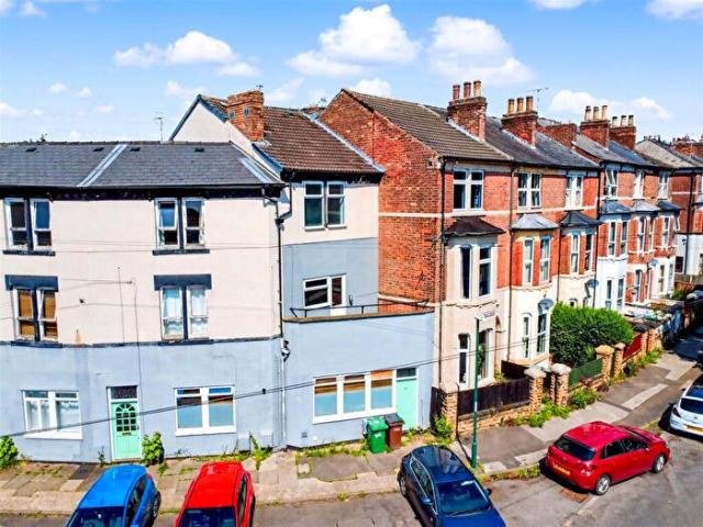 2 Bedroom Maisonette To Rent In Church Drive, Carrington, Nottingham, NG5