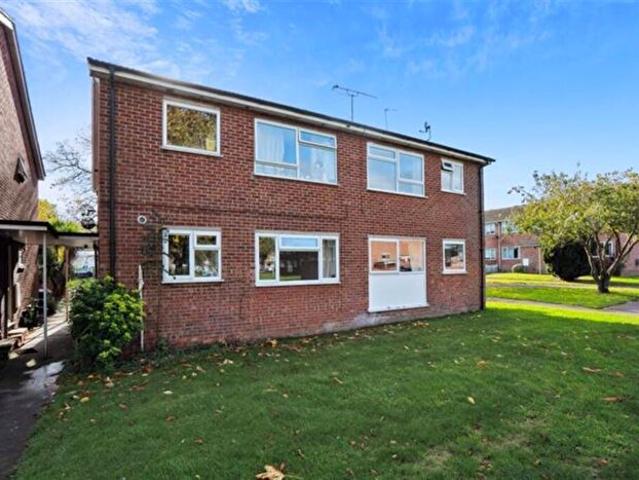 2 Bedroom Maisonette To Rent In Denbigh Road, Thame, OX9