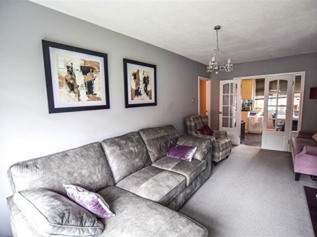 2 Bedroom Maisonette To Rent In Featherstone Close, Shirley, Solihull, B90