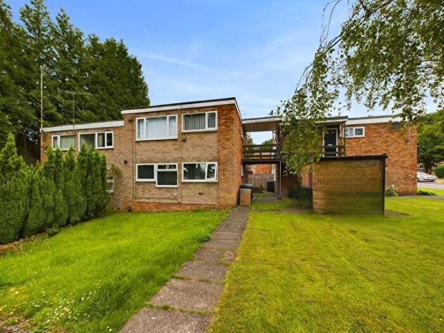 2 Bedroom Maisonette To Rent In Just Renovated Woodcraft Close, Coventry, CV4