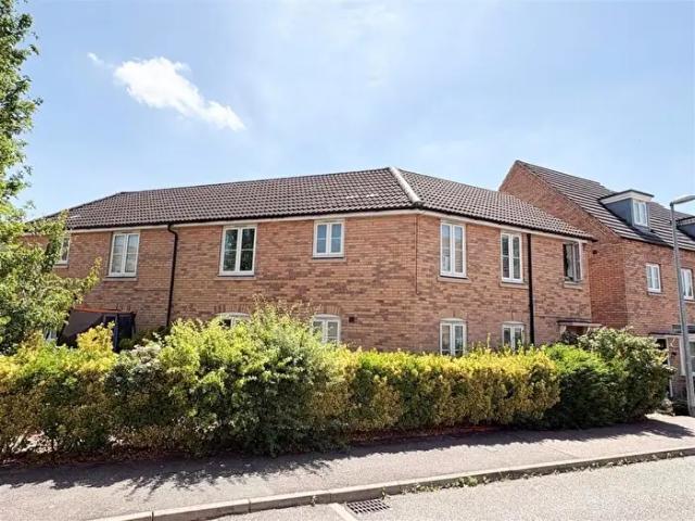 2 Bedroom Maisonette To Rent In Kingfisher Drive, Leighton Buzzard, LU7