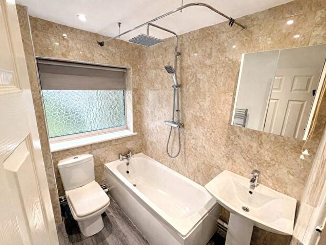 2 Bedroom Maisonette To Rent In Lucerne Close, Wilford, Nottingham, NG11