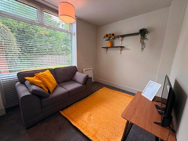 2 Bedroom Maisonette To Rent In Sycamore Court, Beeston, Nottingham, NG9