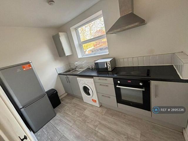 2 Bedroom Maisonette To Rent In Sebastian Close, Coventry, CV3