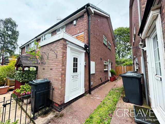 2 Bedroom Maisonette To Rent In Shearing Close, Gedling, Nottingham, NG4