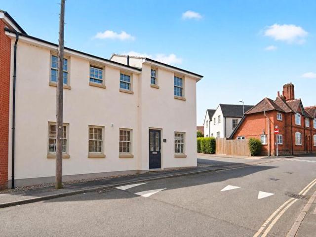 2 Bedroom Maisonette To Rent In Union Street, Newport Pagnell, MK16