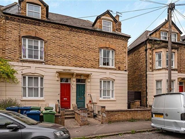2 Bedroom Maisonette To Rent In Walton Crescent, Oxford, Oxfordshire, OX1