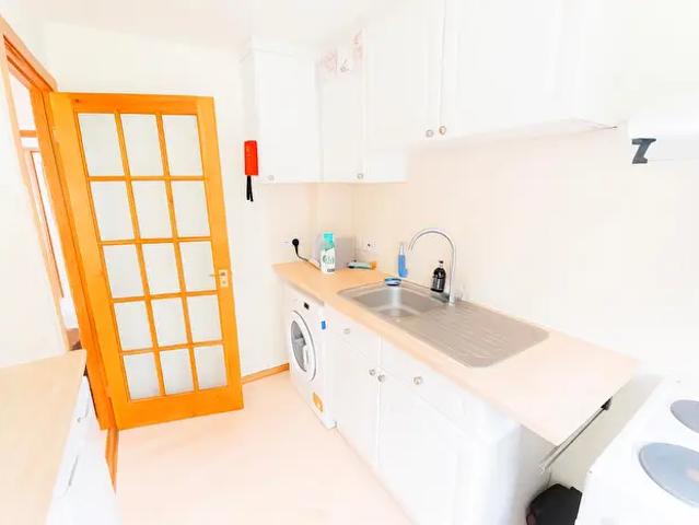 2 Bedroom Maisonette To Rent In Woodlands Road, OX3
