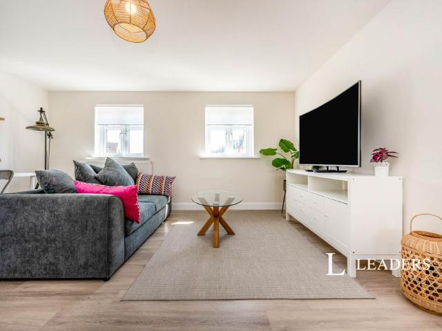 2 bedroom maisonette to rent Lapwing Road, Wixams, Bedford, Bedfordshire, MK42