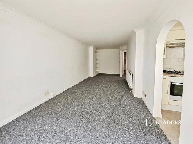 2 bedroom maisonette to rent Lower Market Street, Hove, East Sussex, BN3