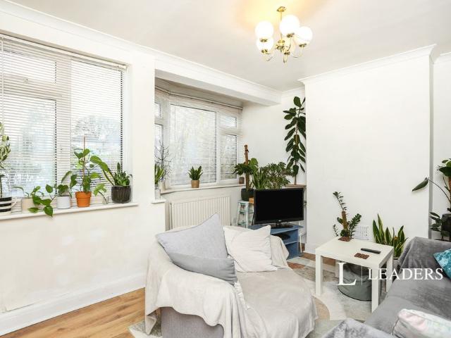 2 bedroom maisonette to rent Robinhood Green, Orpington, BR5