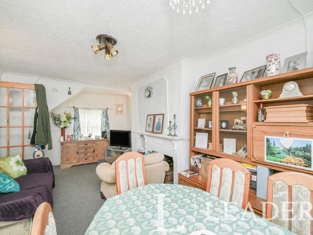 2 bedroom maisonette to rent Willowfield, Harlow, Essex, CM18