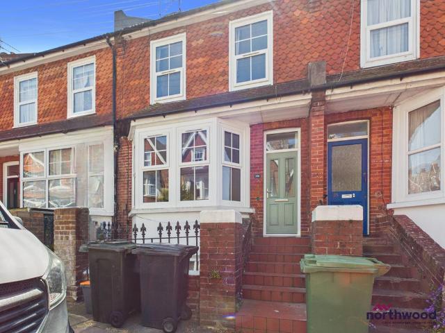 2 bedroom maisonette to rent