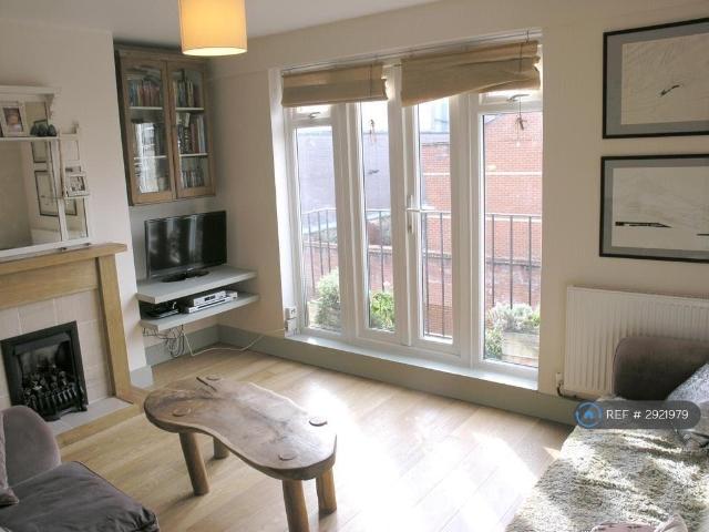 2 bedroom maisonette to rent