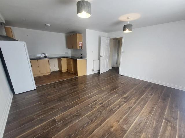 2 bedroom maisonette to rent