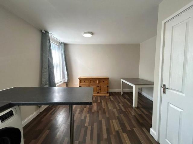 2 bedroom maisonette to rent