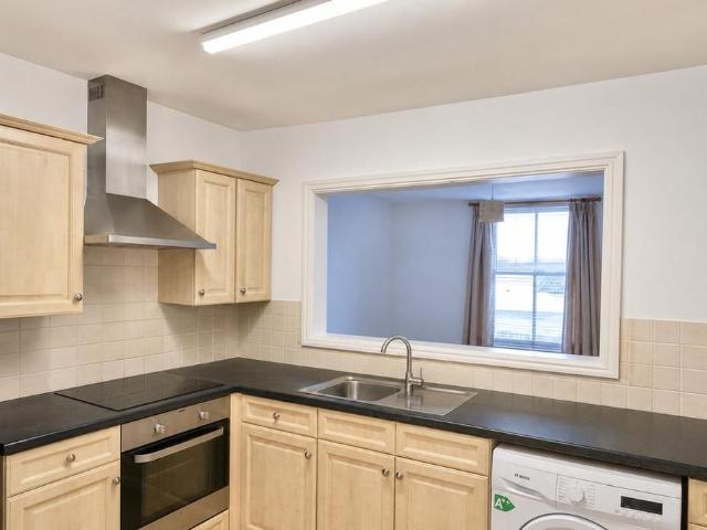 2 bedroom maisonette to rent
