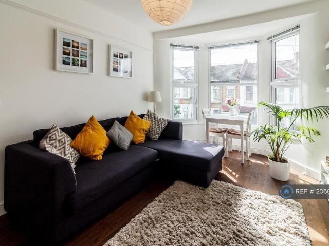 2 bedroom maisonette to rent