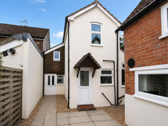 2 bedroom maisonette to rent