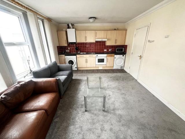 2 bedroom maisonette to rent