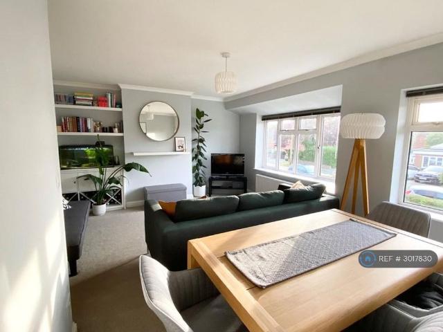 2 bedroom maisonette to rent
