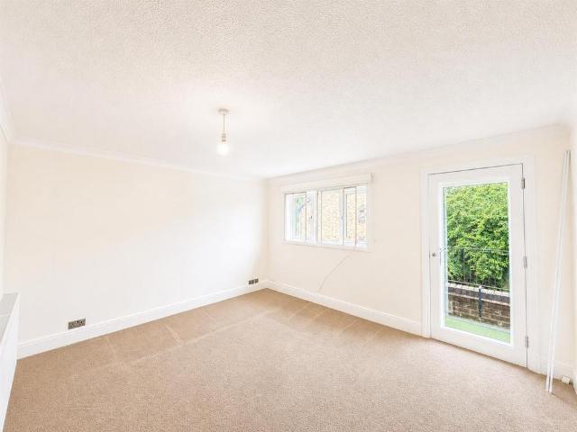 2 bedroom maisonette to rent