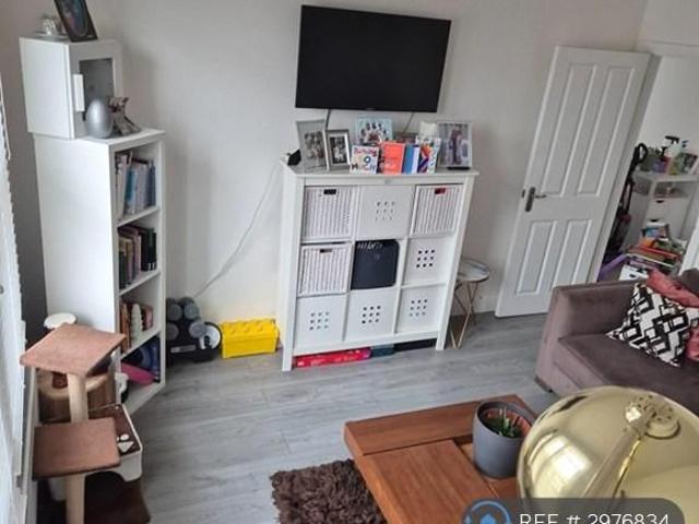2 bedroom maisonette to rent