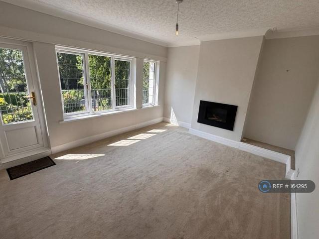 2 bedroom maisonette to rent